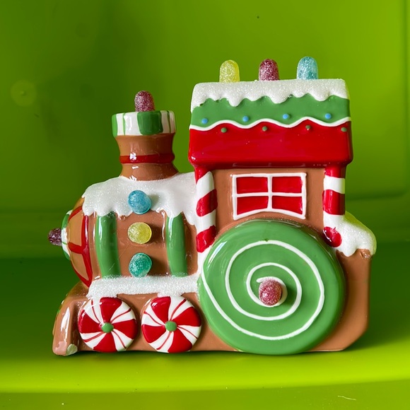 Holiday | Hallmark Ceramic Christmas Gingerbread Gumdrop Light Up Train ...